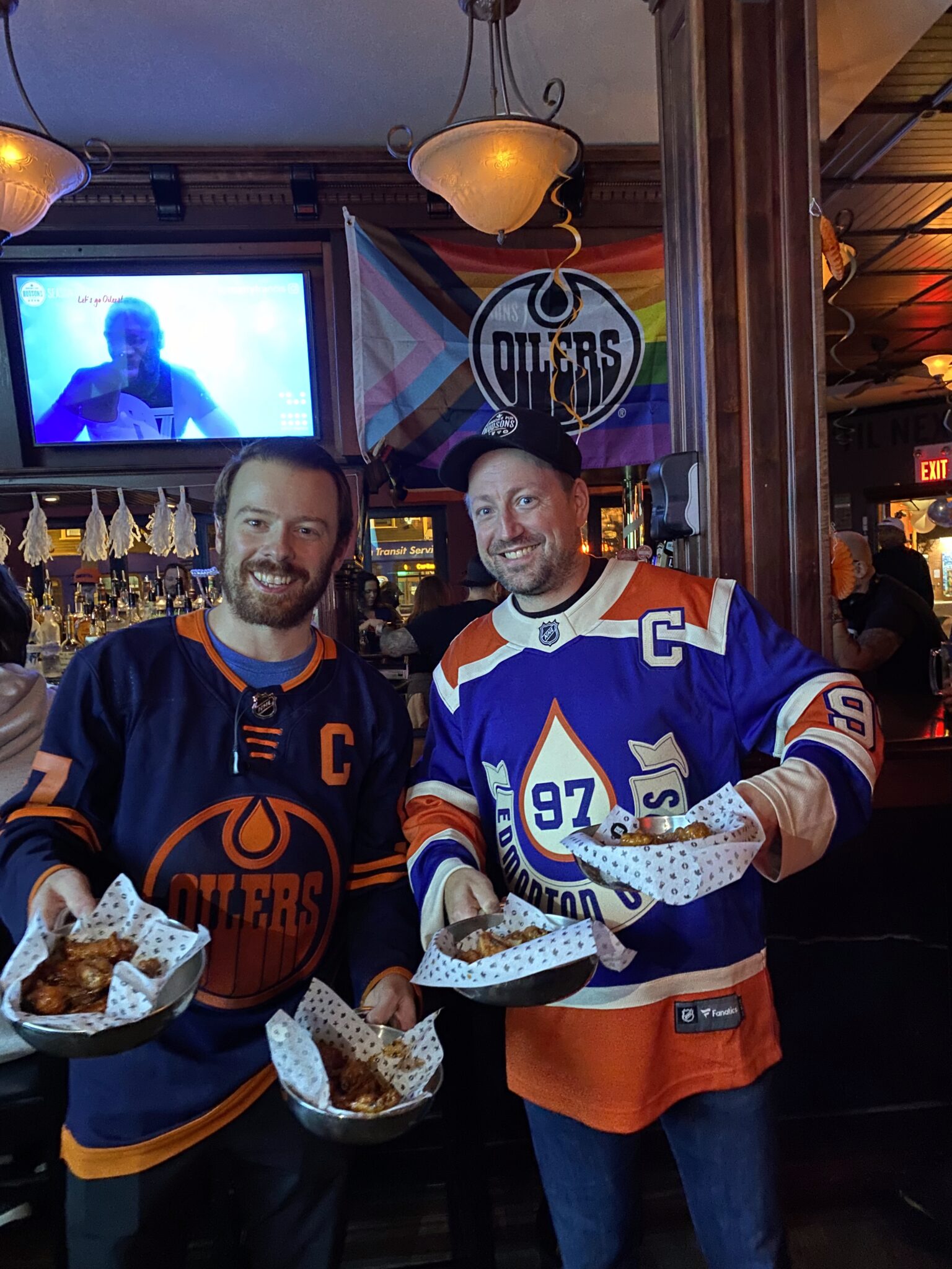 🍁 ALL YOU CAN EAT CHICKEN WINGS IS BACK🏒 - Hudsons Canada's Pub